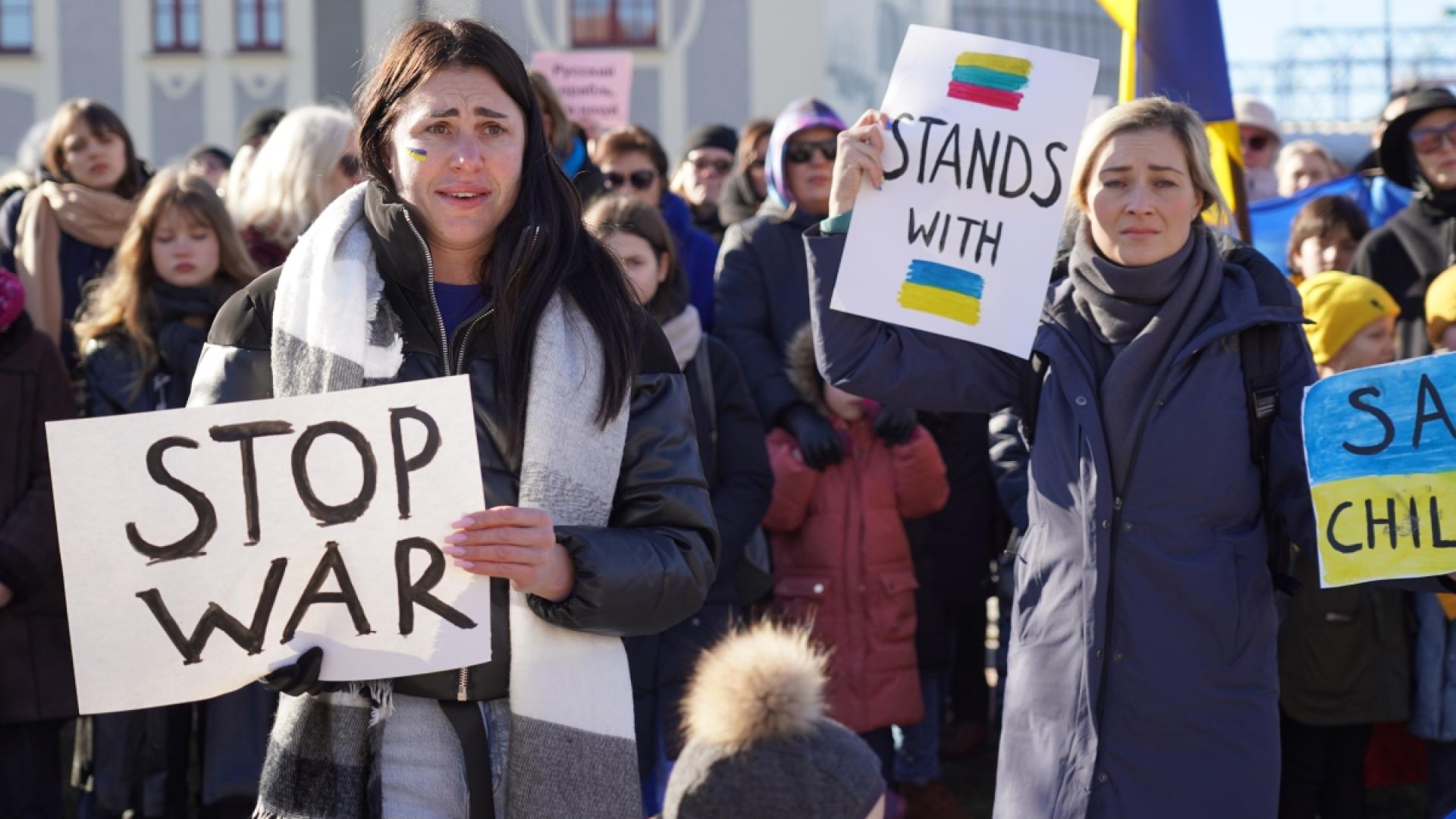 Gallery: Women in Lithuanian cities protest the Russian invasion ...