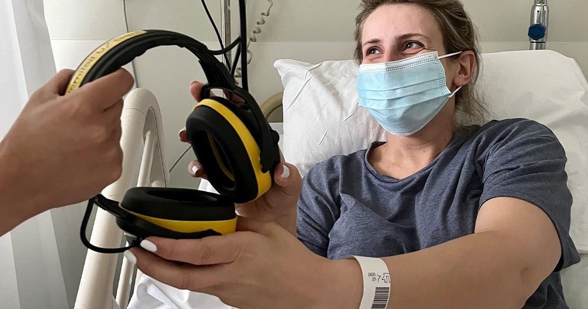 Noise cancelling headphones: a way to privacy during hospital room ...