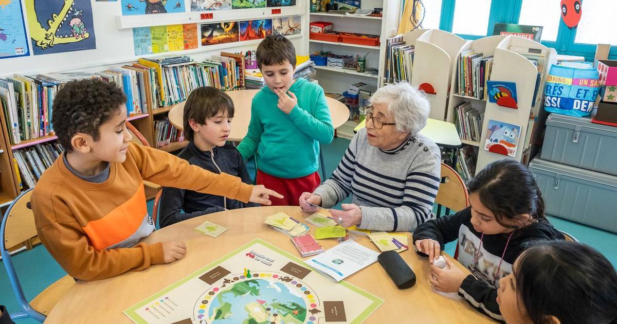 Some Paris schools teach anti-racism with a board game | TheMayor.EU
