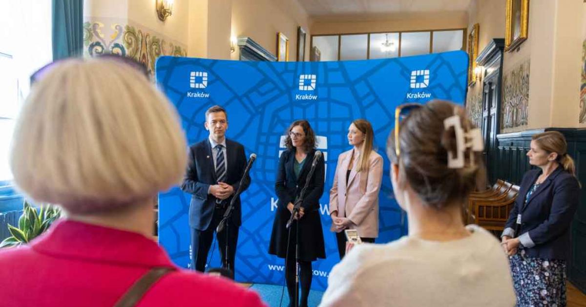 Krakow and Shell will donate 1,000 laptops to war refugees | TheMayor.EU