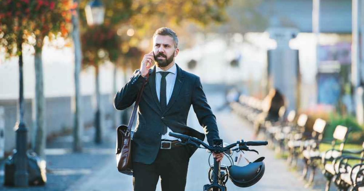 What’s behind Lille's "Cyclists, feet on the ground" policy? | TheMayor.EU