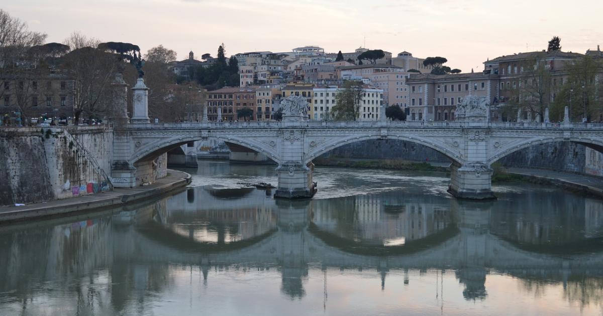 Plunging into Rome's Tiber river tradition continues