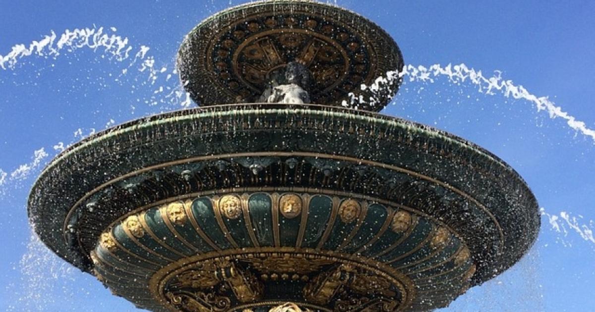 Paris deploys sparkling drinking water fountains