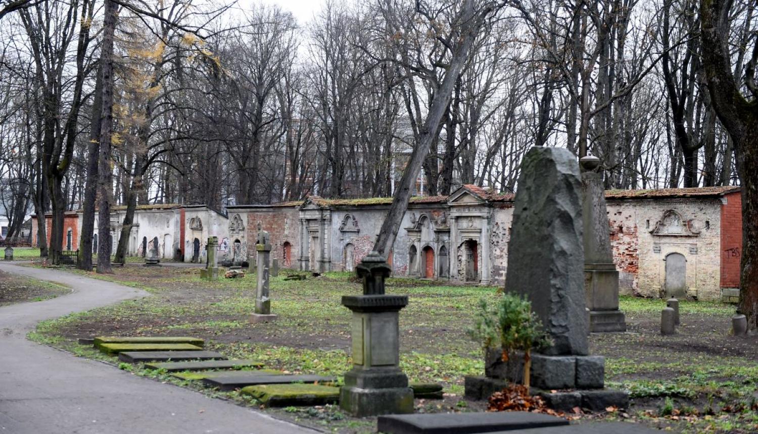 Riga plans to turn its historical cemetery into a tourist site ...