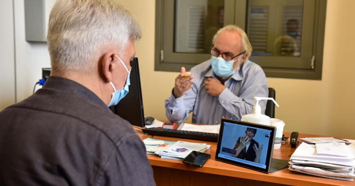 Athens introduces remote sign language interpretation service in ...