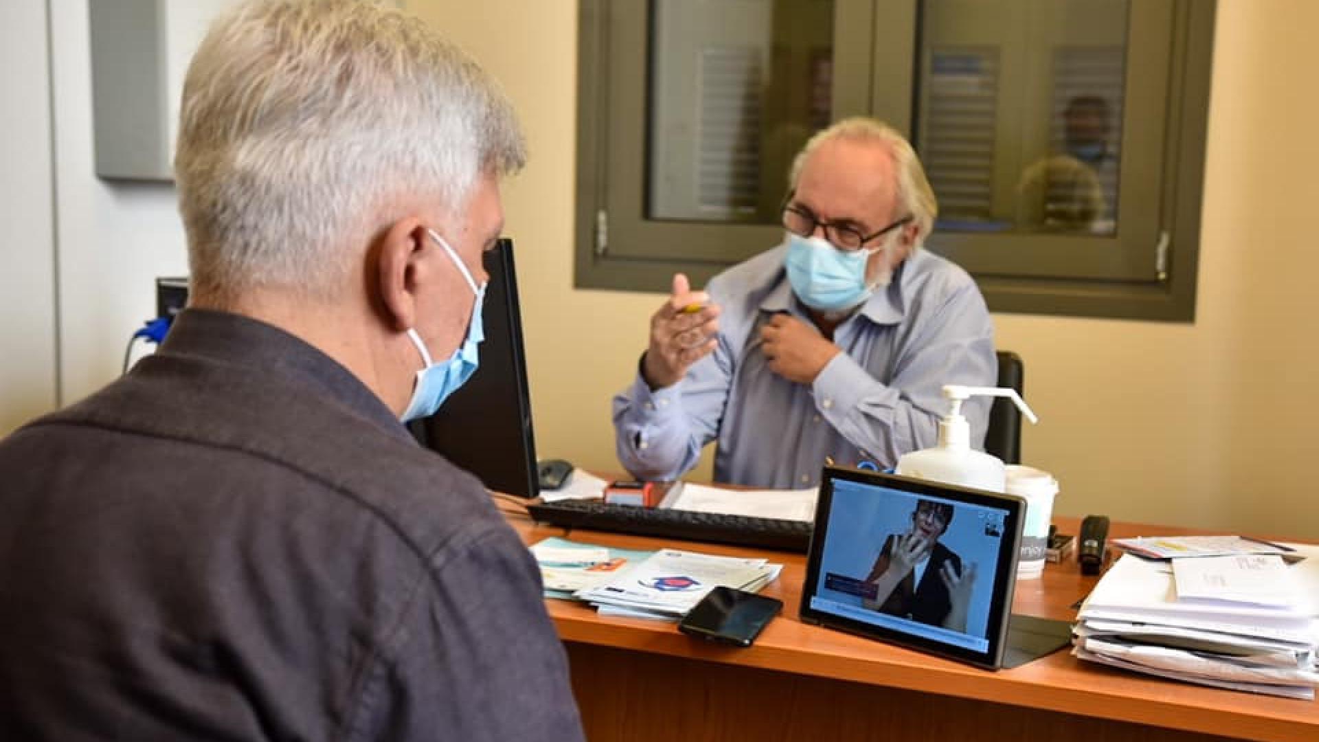Athens introduces remote sign language interpretation service in ... Athens introduces remote sign language interpretation service in ...