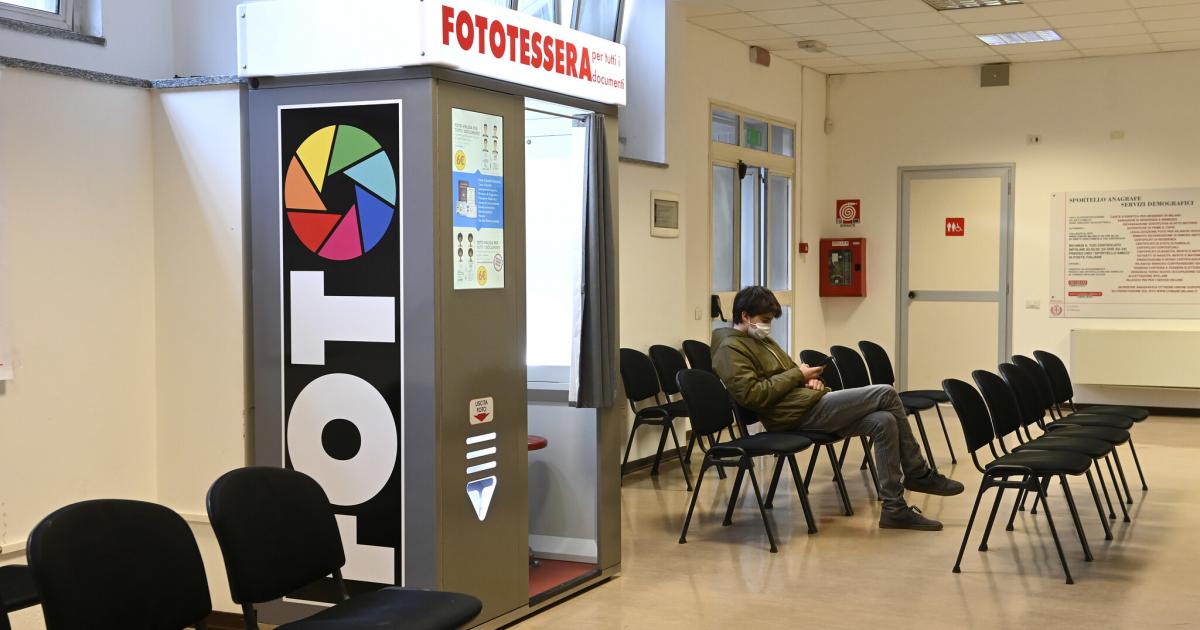 Milan speeds up ID card issuing with new automatic photo booths ...